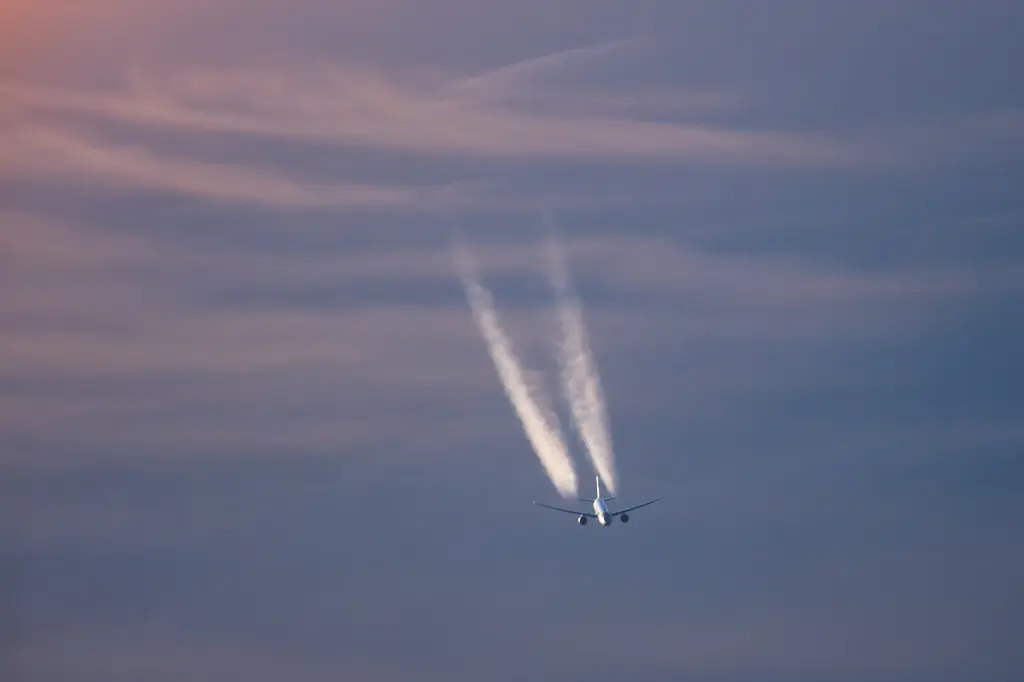 How Airplane Contrails are Warming the Planet? And it’s Worse than You ...