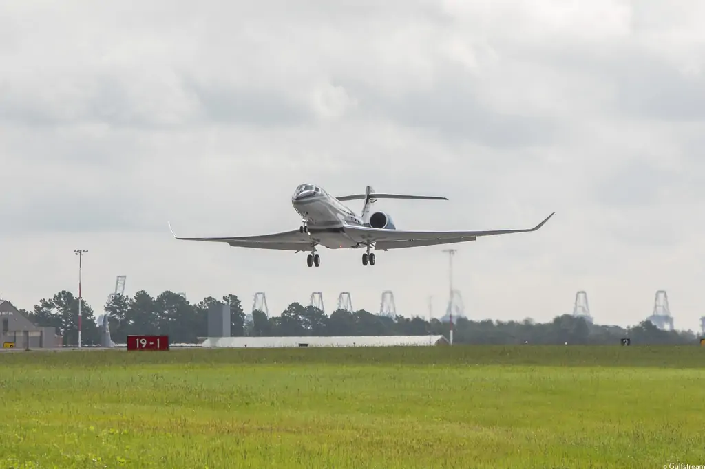 Second Gulfstream G800 Makes First Flight